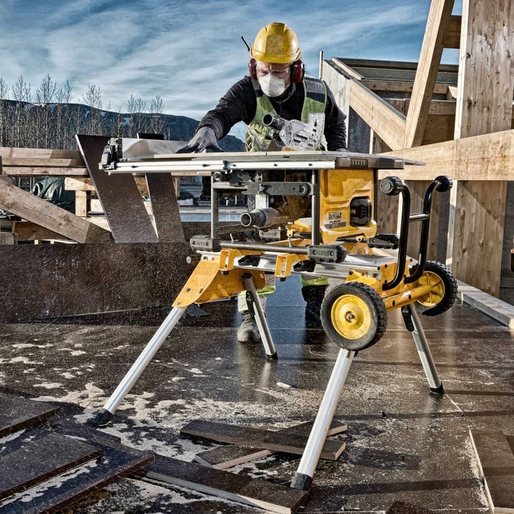 Распиловочный аккумуляторный станок Dewalt DCS7485N-XJ купить в ...