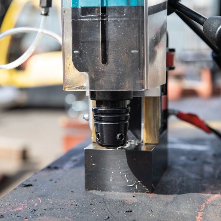 Магнитный сверлильный станок Makita HB350