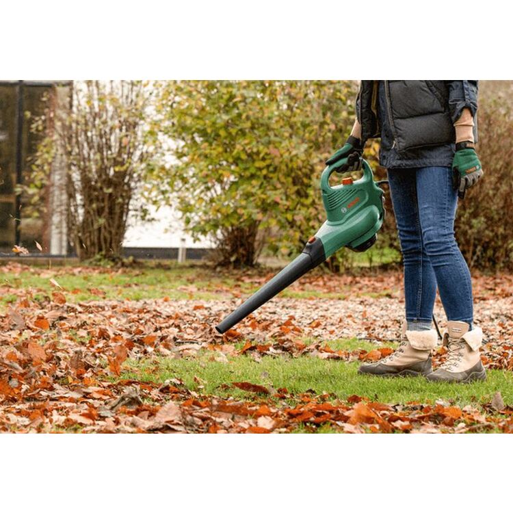 Suflanta-aspirator pentru gradina Bosch UGT 2300 WEE/EEU cumpără în ...
